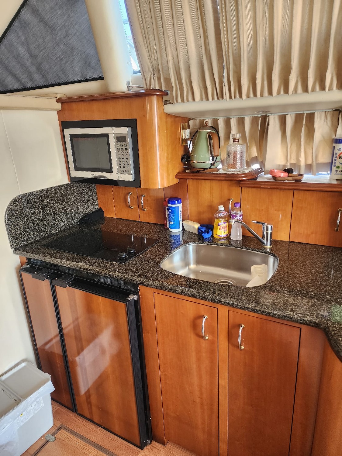 Carver 44 - Extraordinarily Spacious and High Quality