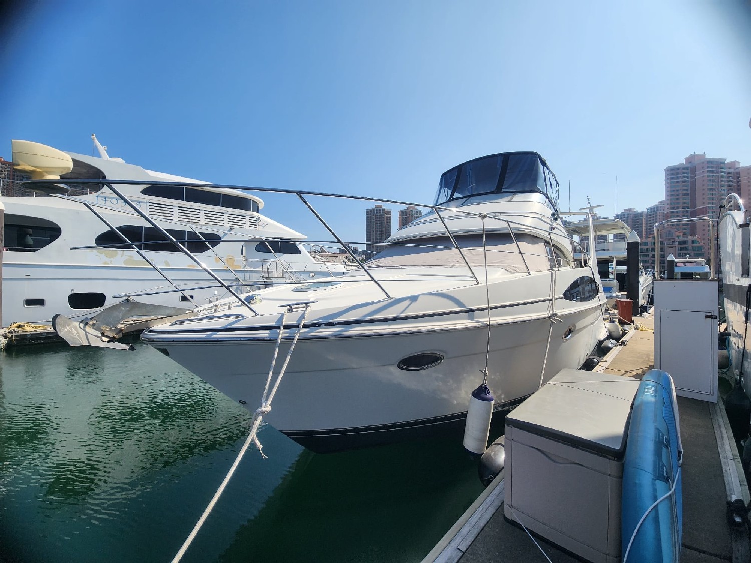 Carver 44 - Extraordinarily Spacious and High Quality